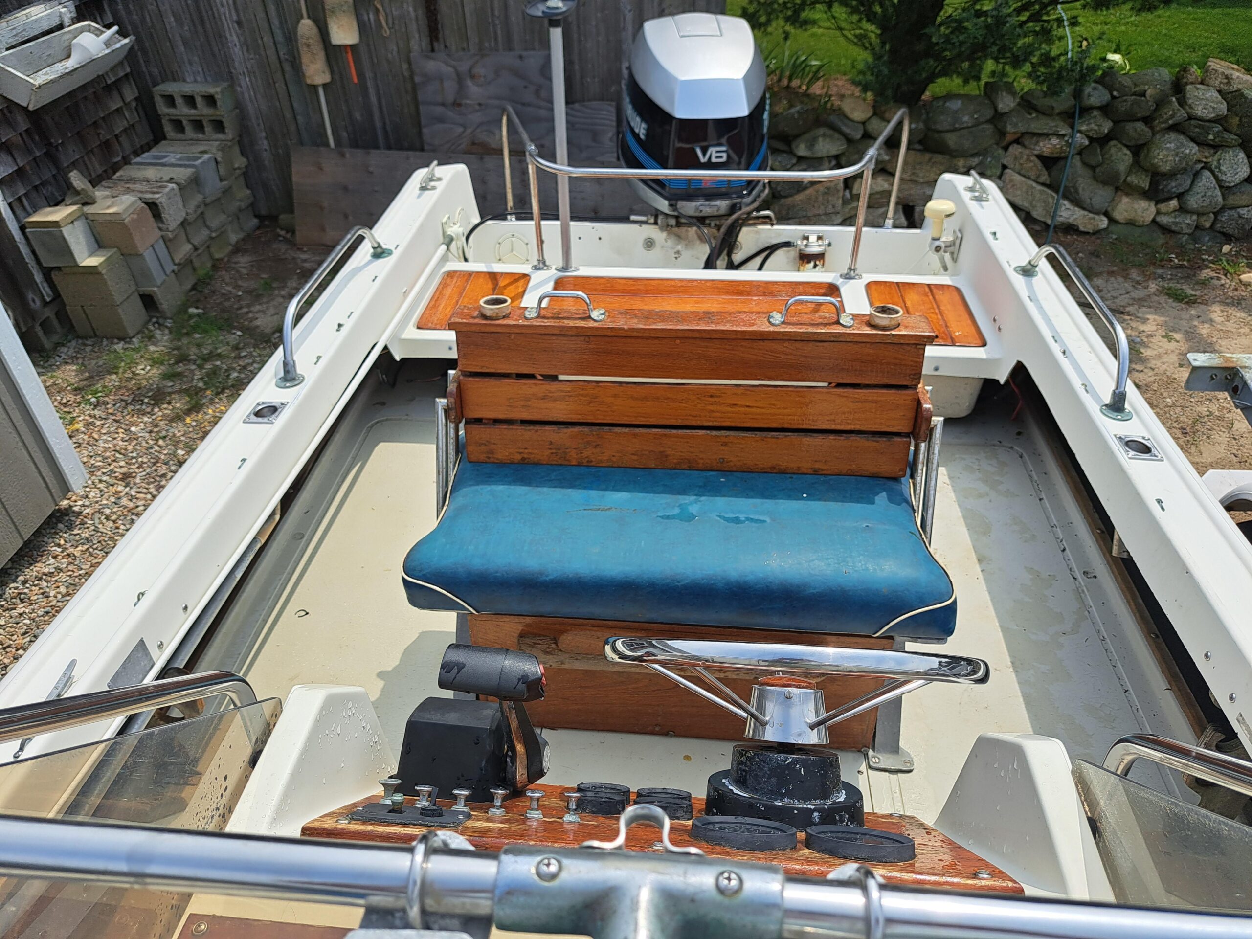 1973 Boston Whaler 21 Outrage – KYA BROKERS | Knot Your Average Yacht ...