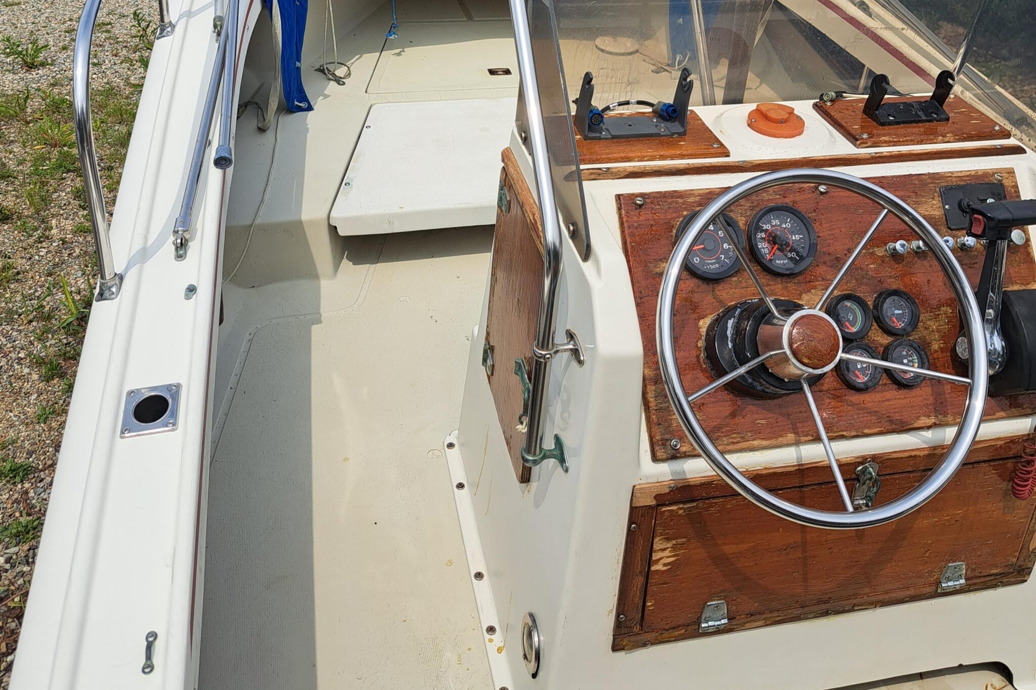 1973 Boston Whaler 21 Outrage – KYA BROKERS | Knot Your Average Yacht ...